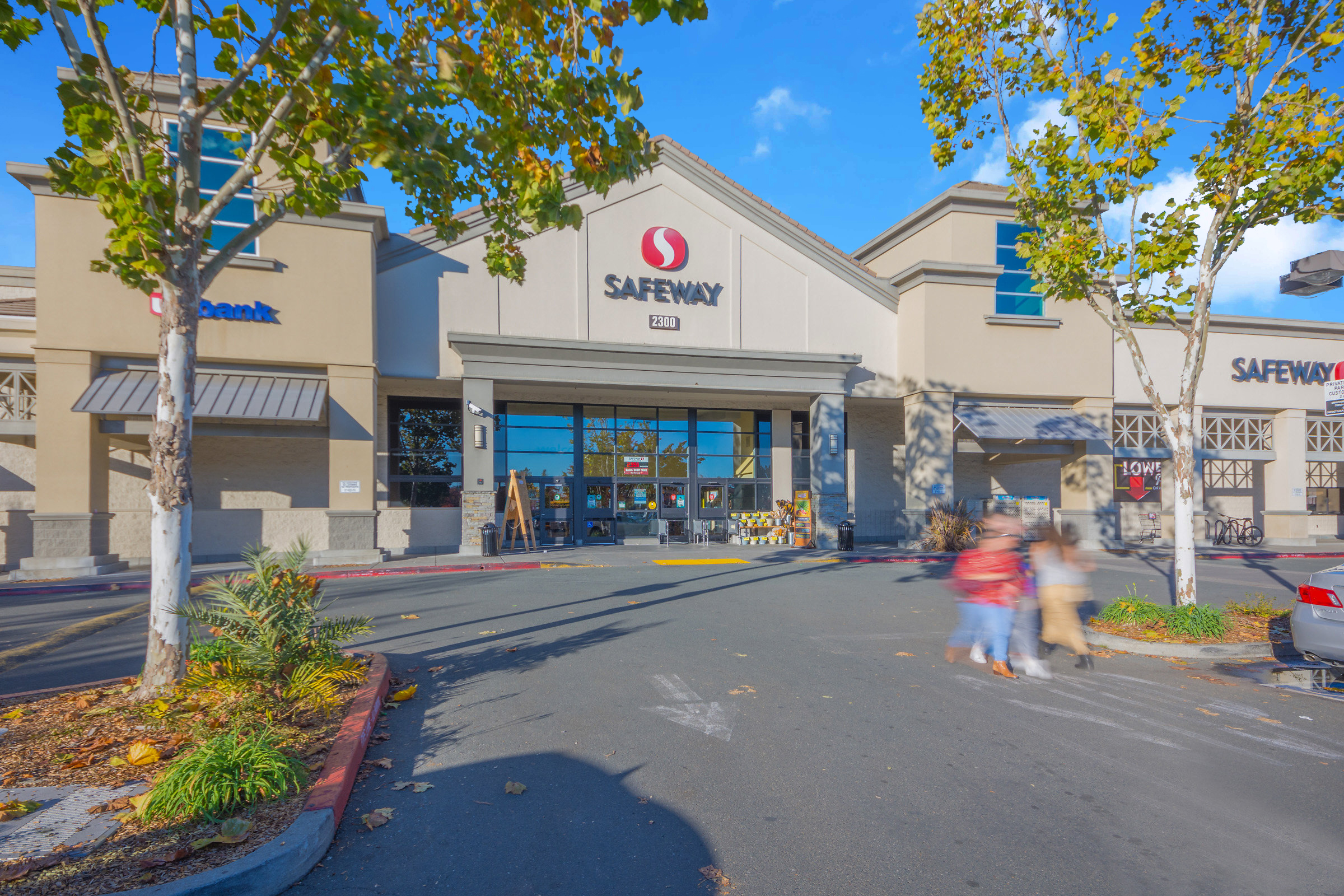 SIG Handles Large Safeway Grocery Transaction, Closing Escrow Despite ...