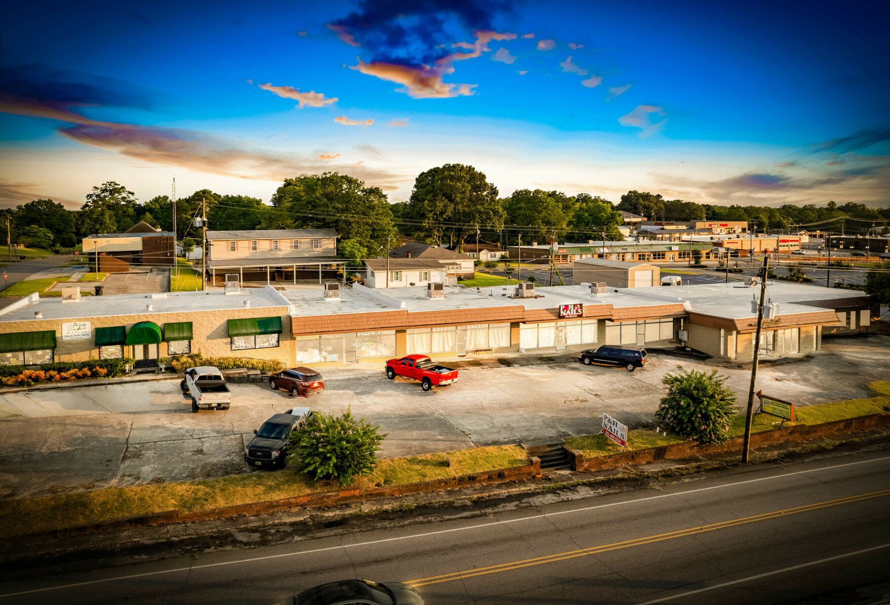 The Marketplace Shopping Center Haleyville Alabama